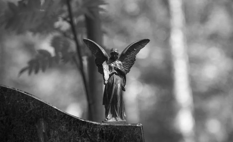 Your Complete Guide to Practicing Proper Cemetery Etiquette